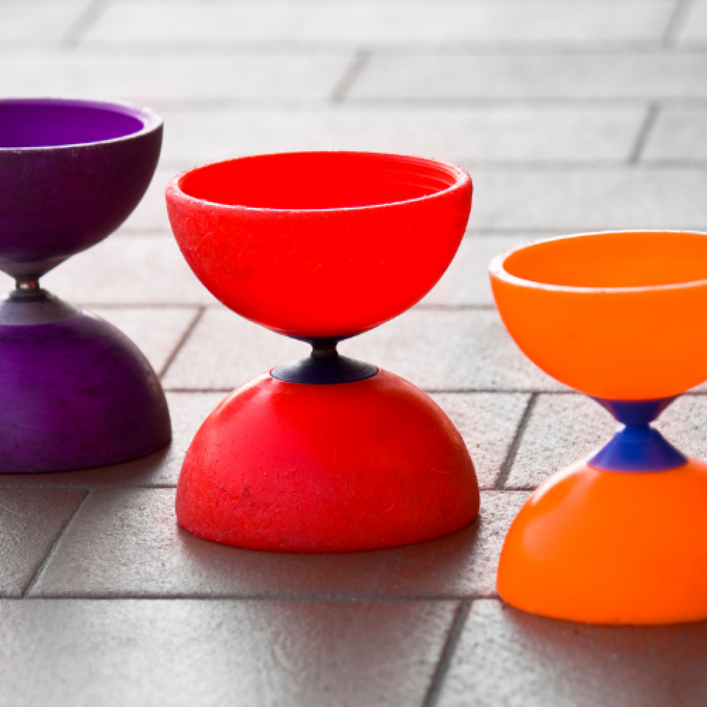 What is A Diabolo - Juggle a Lot